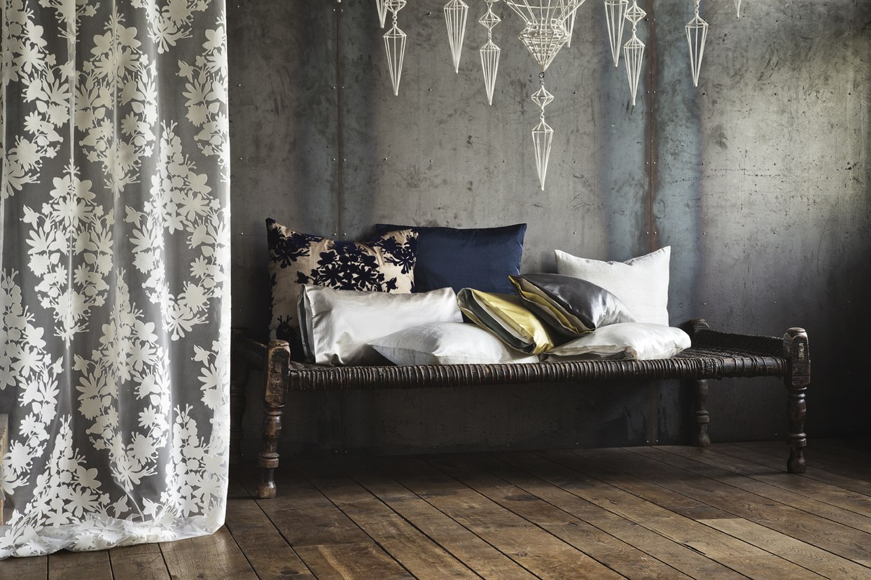 Come scegliere il colore delle tende da interni - Guida completa